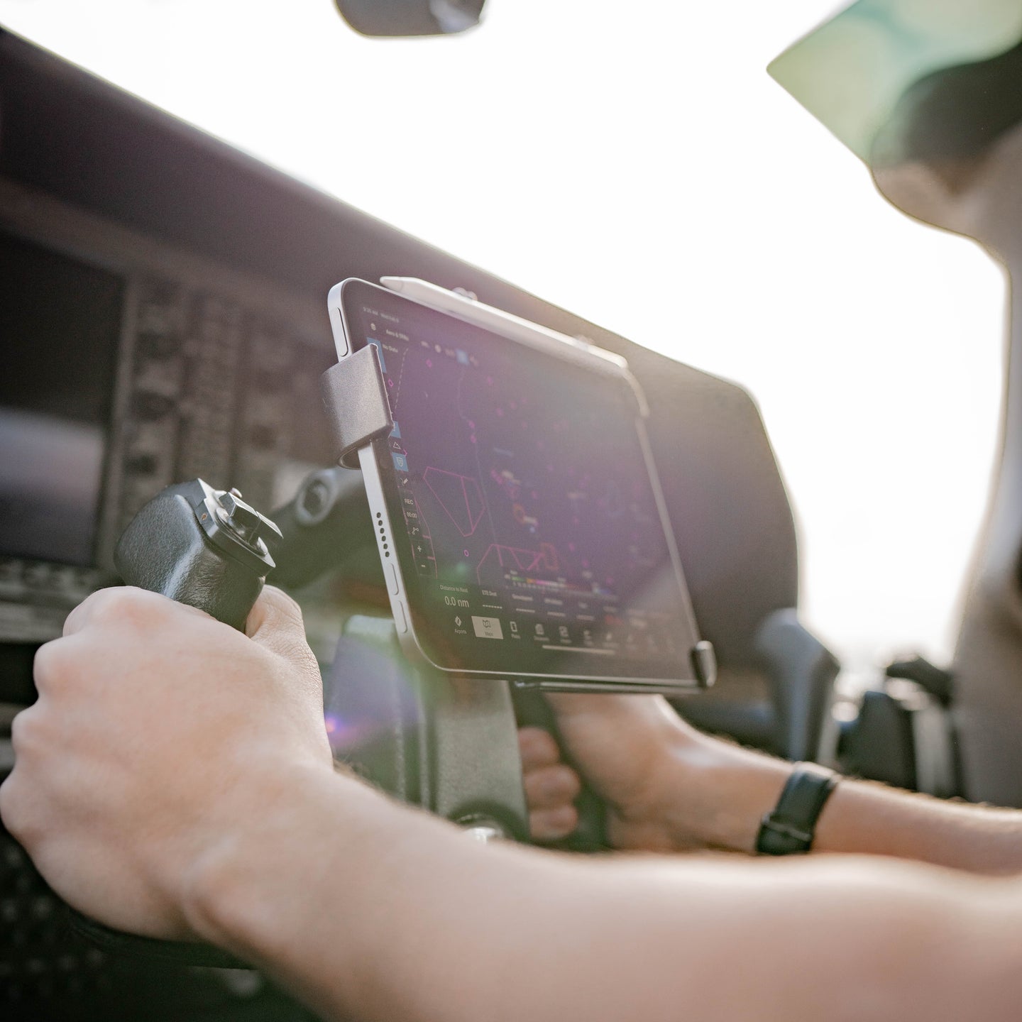 RAM® Yoke Clamp Mount for Apple iPad mini (A17 Pro) & mini 6 – RAM Mounts